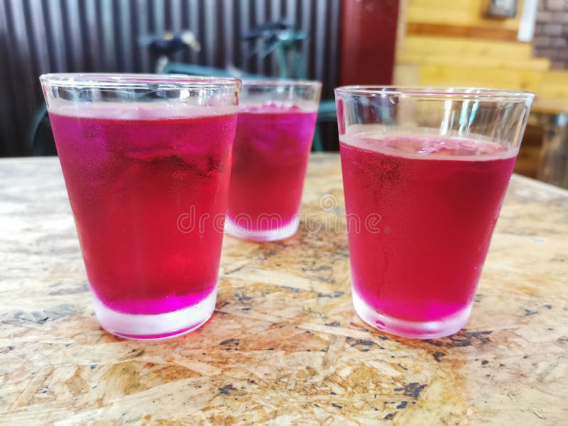 Bebida Refrescante Y Refrescarse Foto de archivo - Imagen de planta ...