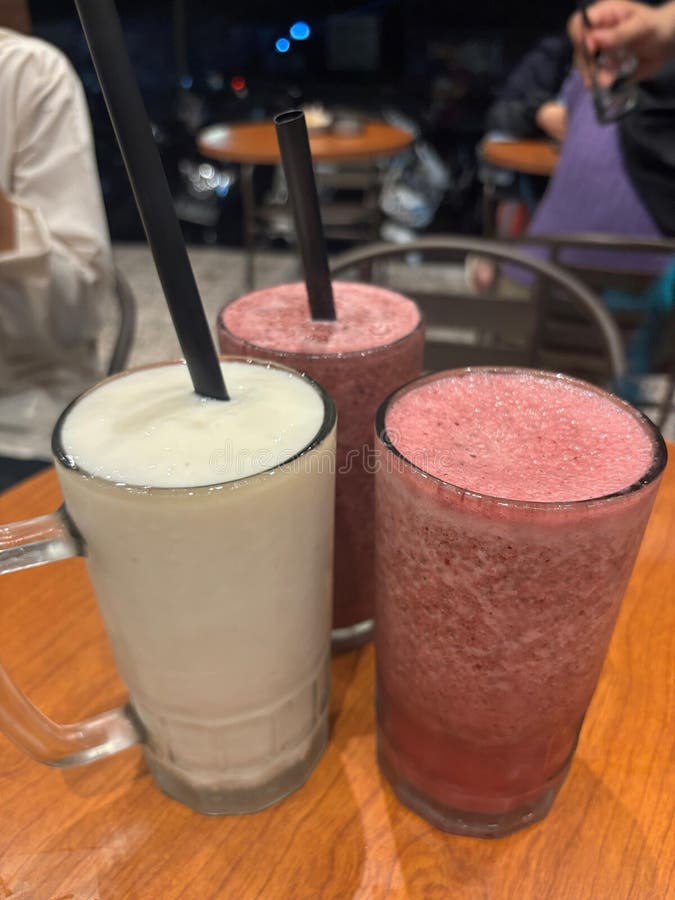 Bebida Saludable Y Refrescante De Zumo De Fruta Imagen de archivo ...