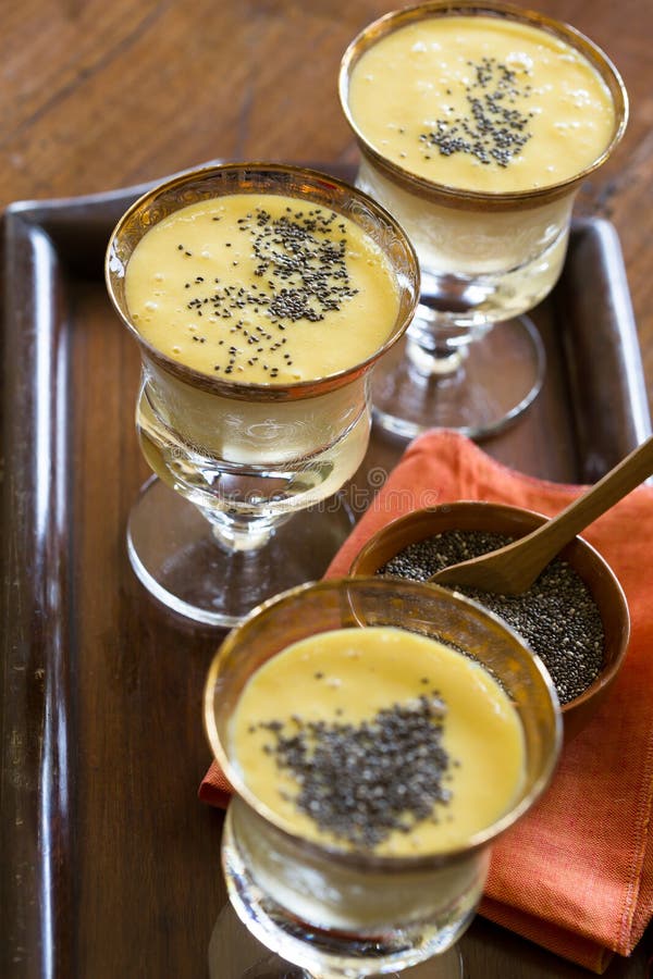 Bebida Tradicional India Del Lassi Del Mango Imagen de archivo - Imagen ...