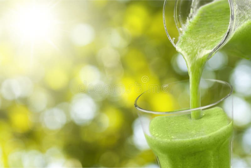 Bebida verde imagem de stock. Imagem de vitaminas, peso - 60352021