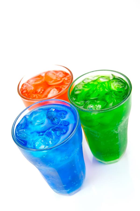 Refrescos Verdes Del Sabor De La Fruta Con Agua De Soda Imagen de ...