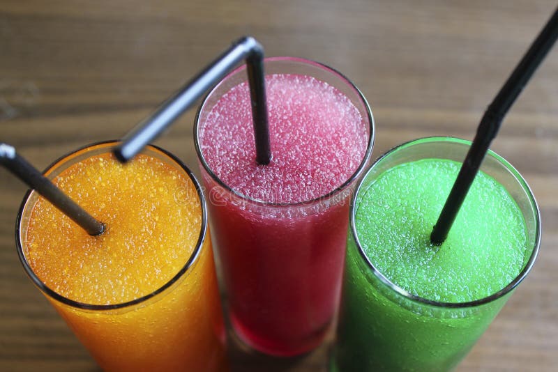 Bebidas heladas foto de archivo. Imagen de color, líquido - 41424426