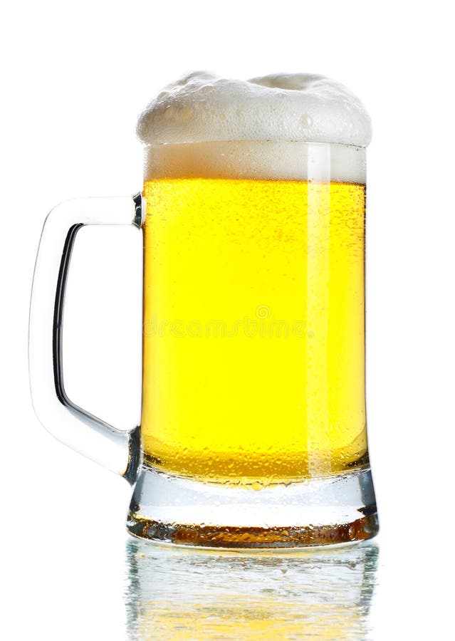 Becher Bier stockfoto. Bild von becher, luftblase, gelb - 25727854