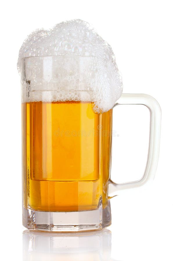 Becher Bier getrennt stockbild. Bild von schnäpse, hell - 20130279