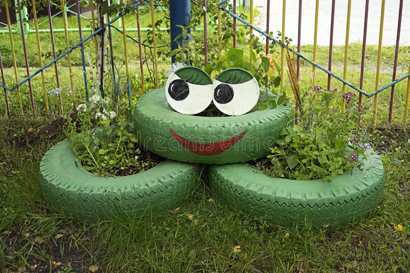 Bed Wheel Tyres Form Frog Stock Photos - Free & Royalty-Free Stock ...