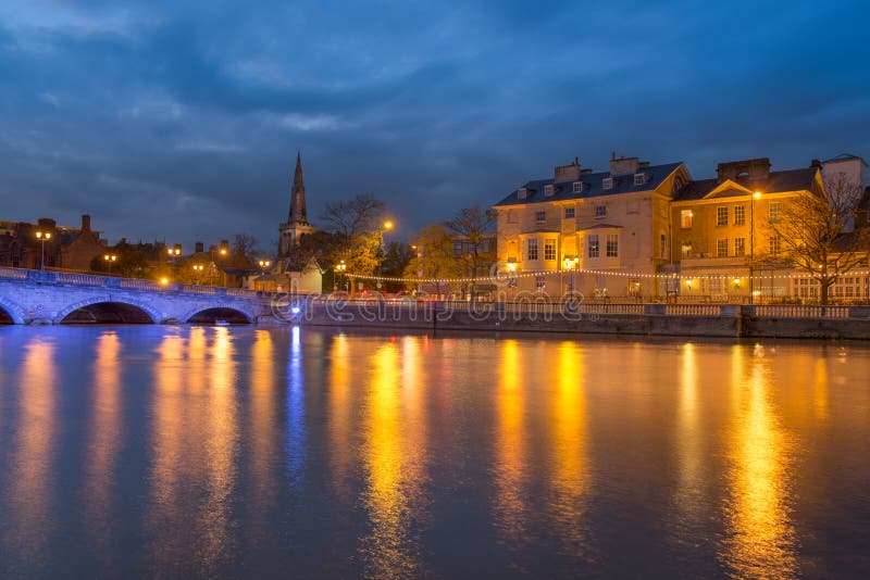 Bedford embankment stock image. Image of swann, embankment - 35006377