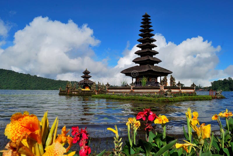 Bedugul the Floating Temple Stock Image - Image of bedugul, bali: 19139075