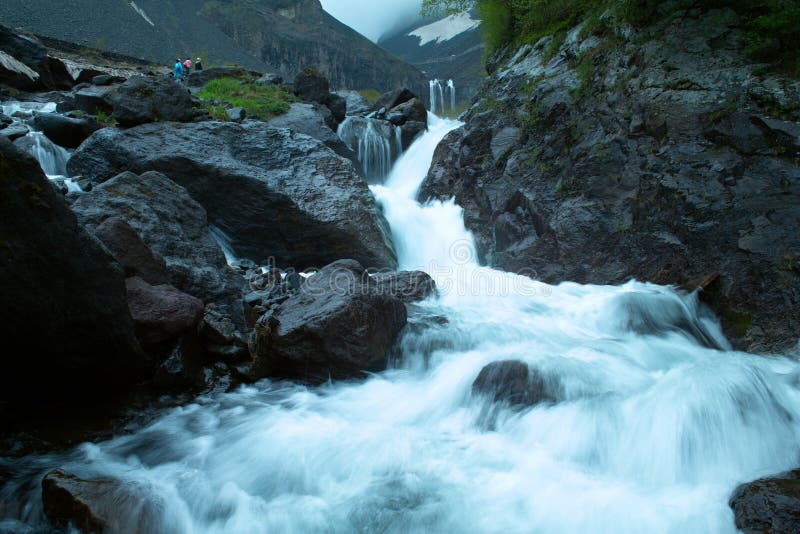 Beek en stroom stock afbeelding. Image of reis, lente - 14998489