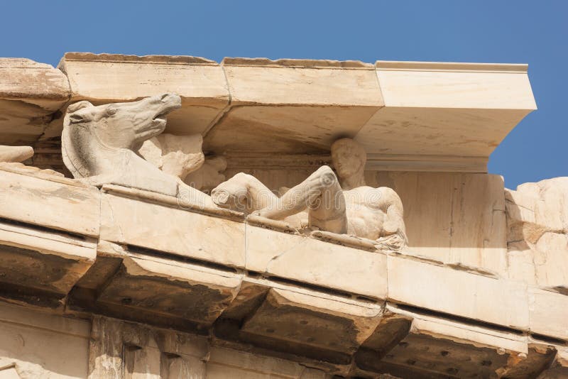 Beeldhouwwerken in Detail in Het Fronton Van Parthenon Stock Foto ...