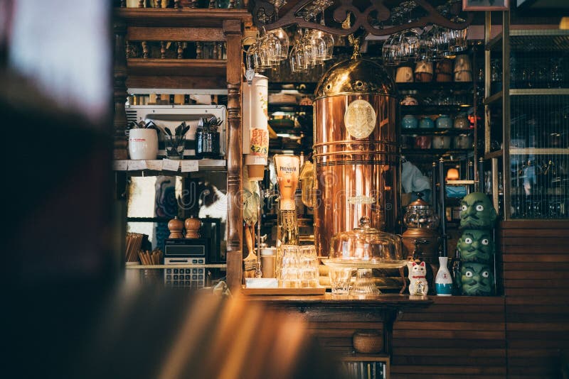 Beer dispenser in bar editorial image. Image of glasses - 282108650