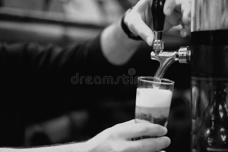 Beer pint and faucet tap stock image. Image of foam, nightclub - 49416225