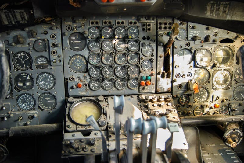 Boeing 707 Flight Deck