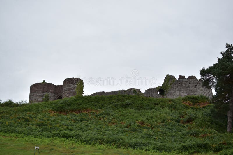 Beeston Castle editorial photography. Image of cliff - 265273227