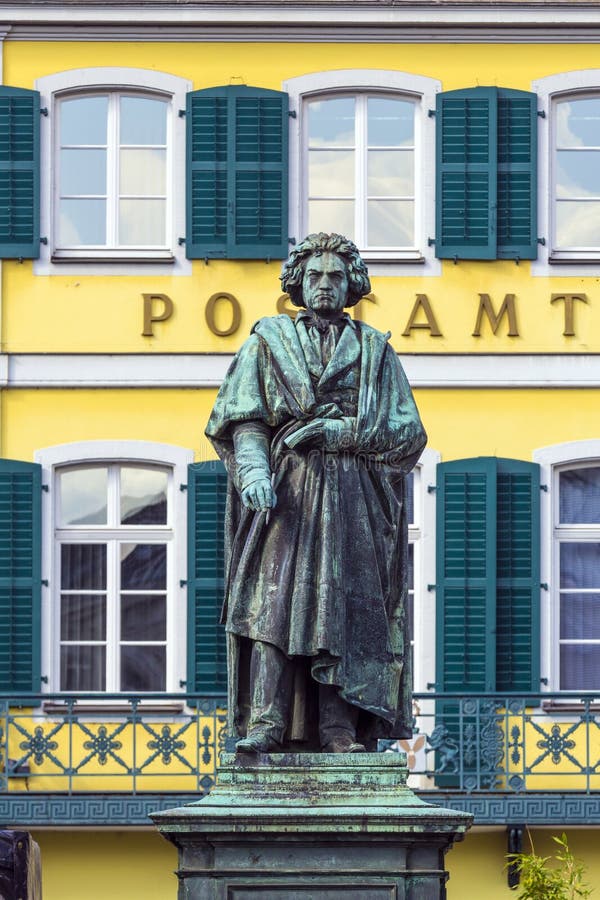 The Beethoven Monument on the Munsterplatz in Bonn Stock Photo - Image ...