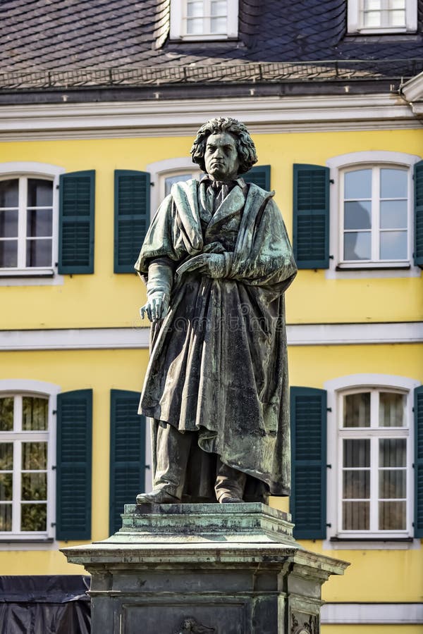 The Beethoven Monument on the Munsterplatz in Bonn Stock Photo - Image ...
