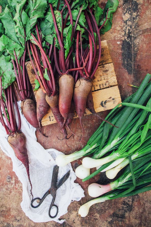Beetroot on Wooden Surface. Fresh Picked Organic Beetroot on Ol Stock ...