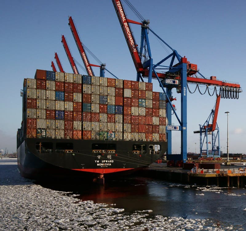 Containerfartyg I Floden Ganga. Lastfartyg I Calcutta-hamn Och Haldia ...