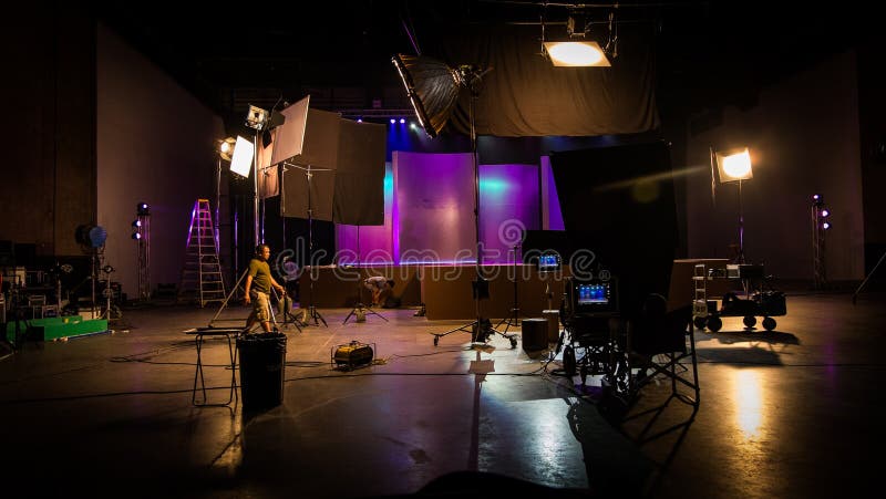 Behind the scenes editorial photography. Image of camera - 76542607