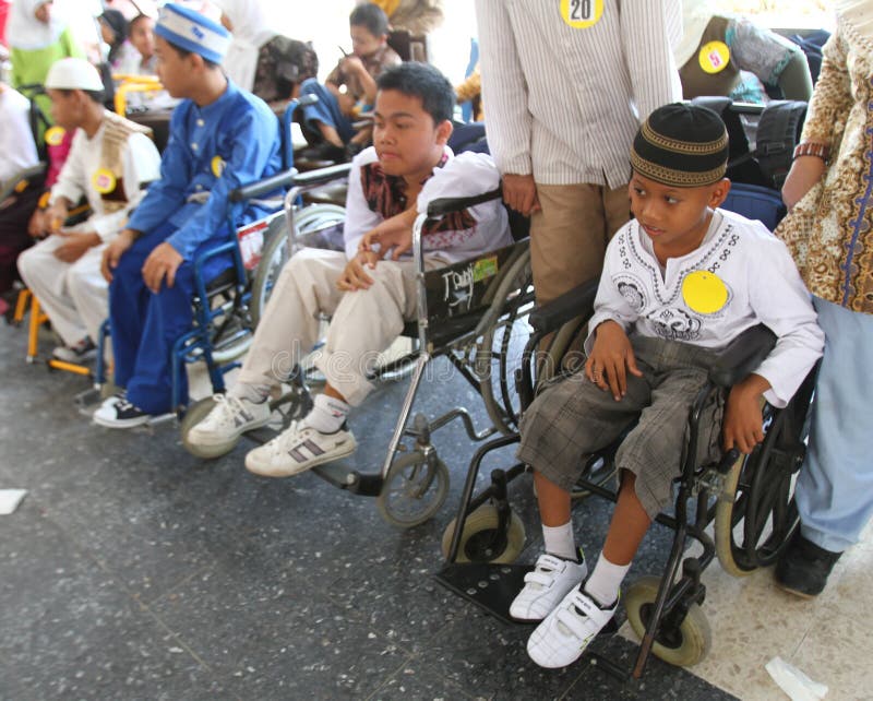 Behinderte Kinder, Die Modeschau Tun Redaktionelles Foto - Bild von ...