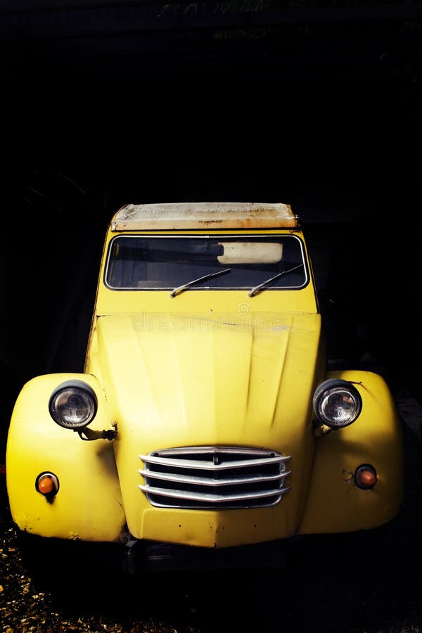 Beige Citroen 2cv stock image. Image of distinctive, tradition - 1690699
