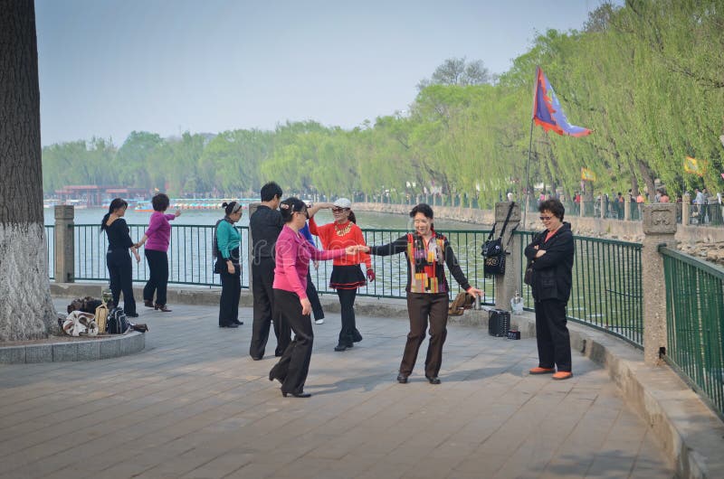 Beihai Park, Beijing editorial stock image. Image of world - 36340909
