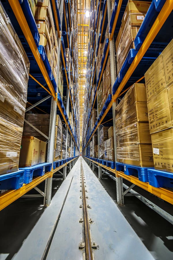 BEIJING, CHINA - JUNE 03, 2019: Modern Automation of Warehouse ...