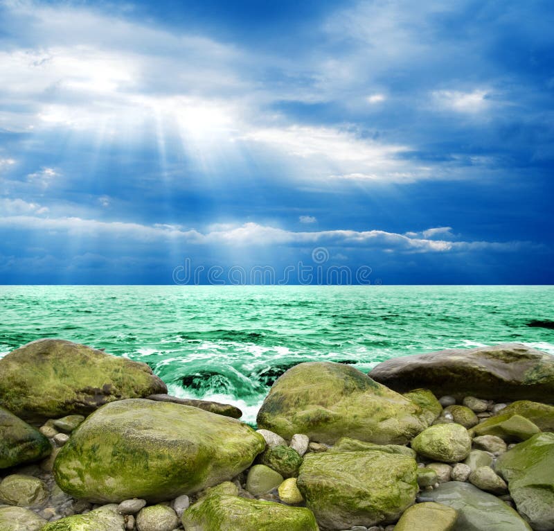 Beira-mar foto de stock. Imagem de céu, espuma, brilho - 9377496