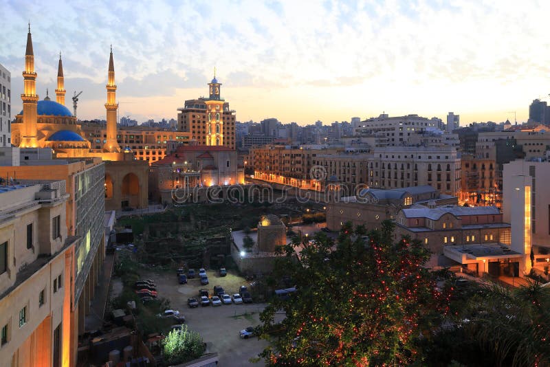 Beiroet bij Zonsondergang stock foto. Image of kapitaal - 30629068