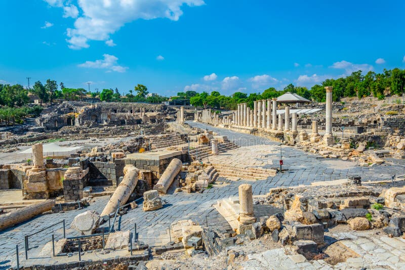 Beit Shean Roman Ruins in Israel Editorial Stock Image - Image of sunny ...