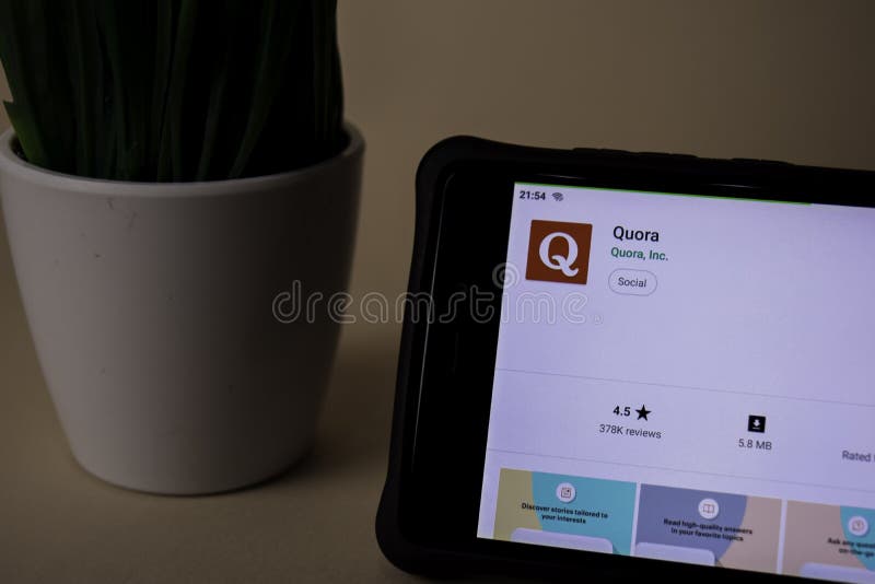 Quora Dev Application on Smartphone Screen. Quora is a Freeware Web ...