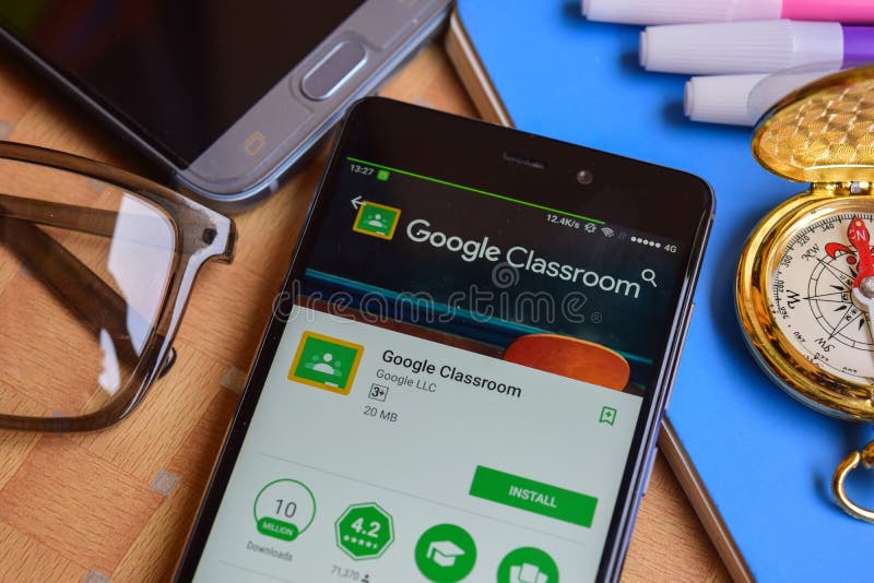 Google Classroom Dev Application on Smartphone Screen. Editorial Stock ...