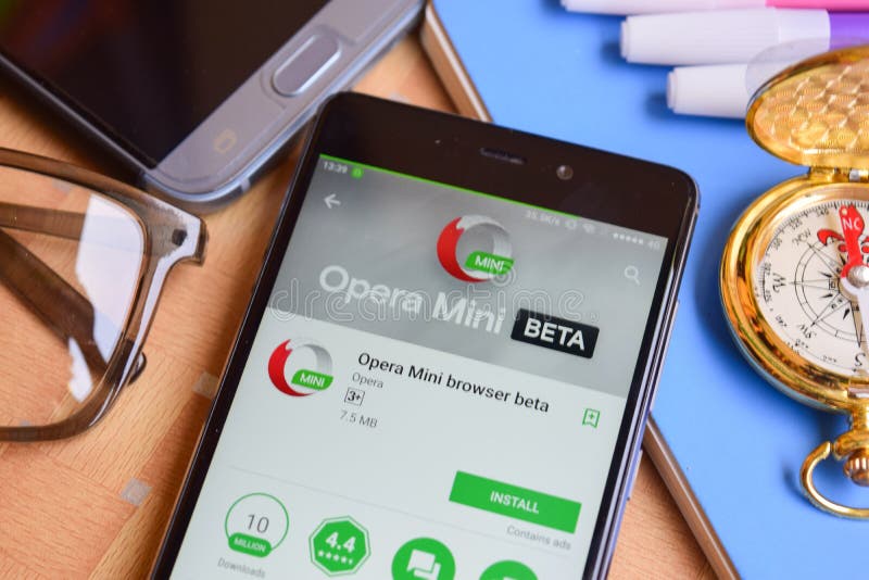 Opera Mini Browser Beta Dev Application on Smartphone Screen. Editorial ...