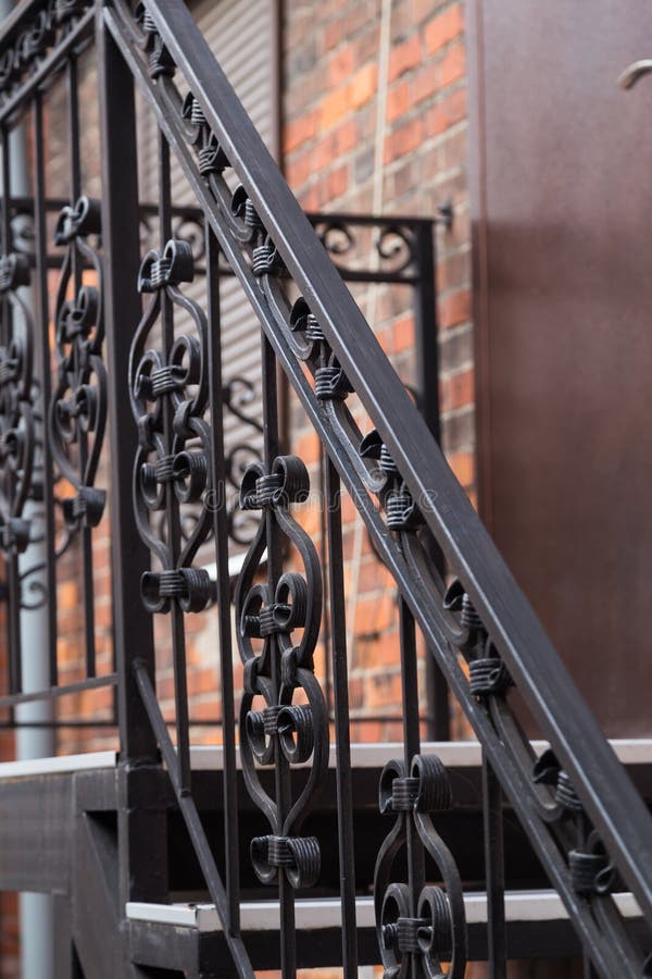 Metalltrappa i yttersidan fotografering för bildbyråer. Bild av ...