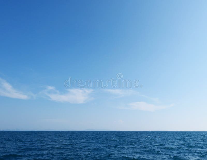 Bel horizontal de mer photo stock. Image du frais, côte - 113200836