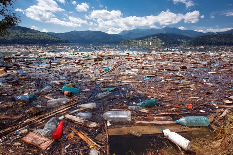 Paysage magnifique pollué image stock. Image du étang - 6363073