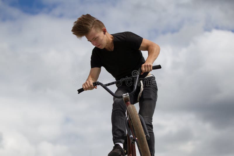 Extreme Cyclist Performs a Trick. Editorial Stock Image - Image of hill ...