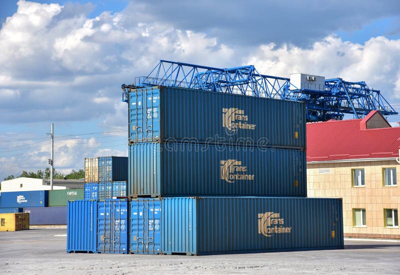 323 Port Dockers Loading Cargo Stock Photos - Free & Royalty-Free Stock ...