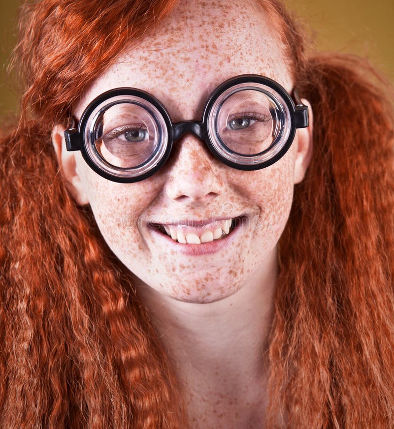 Beleza nerdy Freckled imagem de stock. Imagem de sarda - 25846881