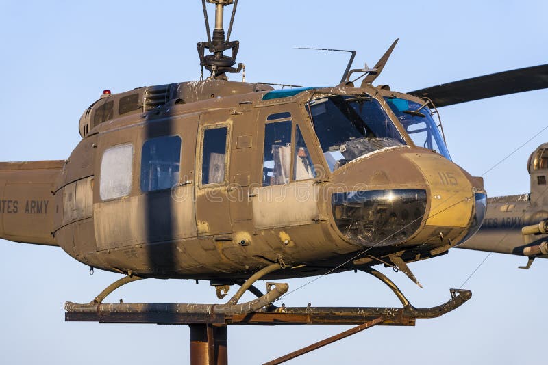 Bell-Hubschrauber an Den Veteranen Erinnerungs Redaktionelles Stockfoto ...