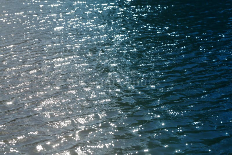 Acqua nel fiume infrarosso fotografia stock. Immagine di notte - 130917600