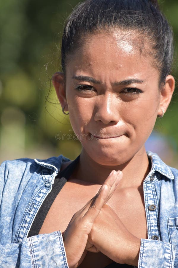 Bella Persona Arrabbiata Di Minoranza Fotografia Stock - Immagine di ...