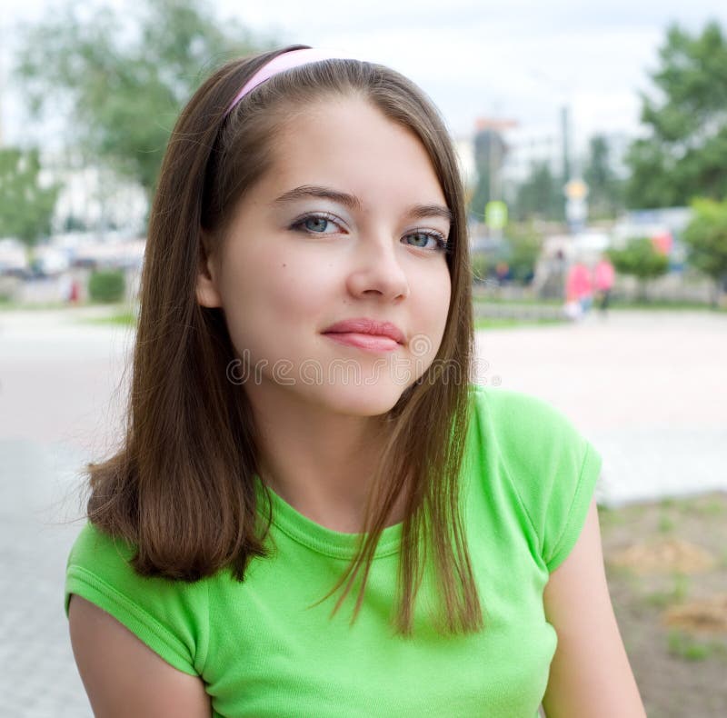 Bella ragazza immagine stock. Immagine di ragazza, bello - 19288899