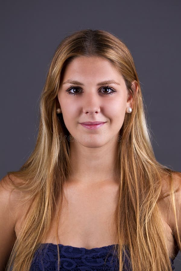 Bella ragazza felice immagine stock. Immagine di occhi - 32112405