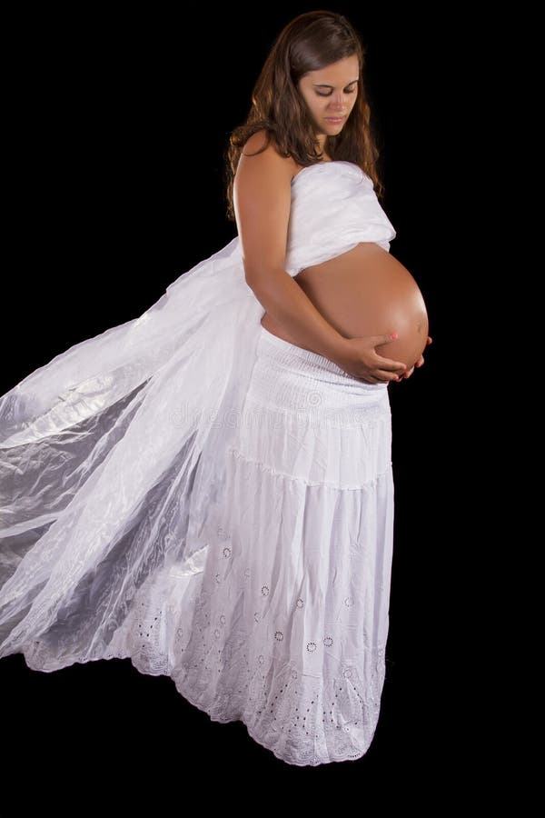 Bella ragazza incinta immagine stock. Immagine di carezza - 34738589