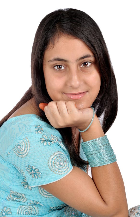 Bella ragazza indiana fotografia stock. Immagine di villaggio - 16718100