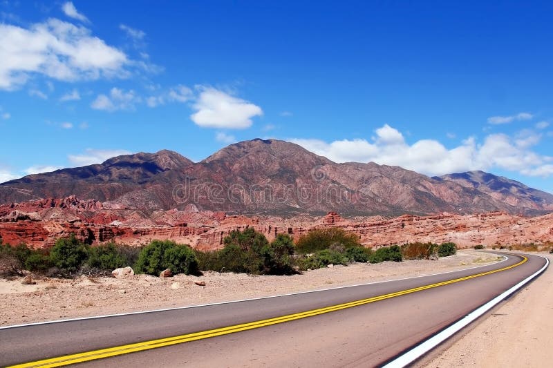 Bella strada immagine stock. Immagine di paese, arancione - 41258905