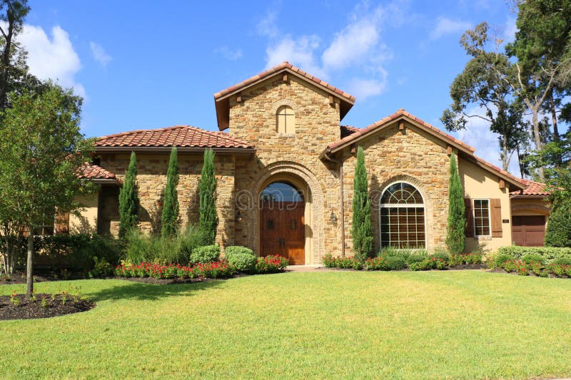 Belle case immagine stock. Immagine di esterno, vicinanza - 43742513