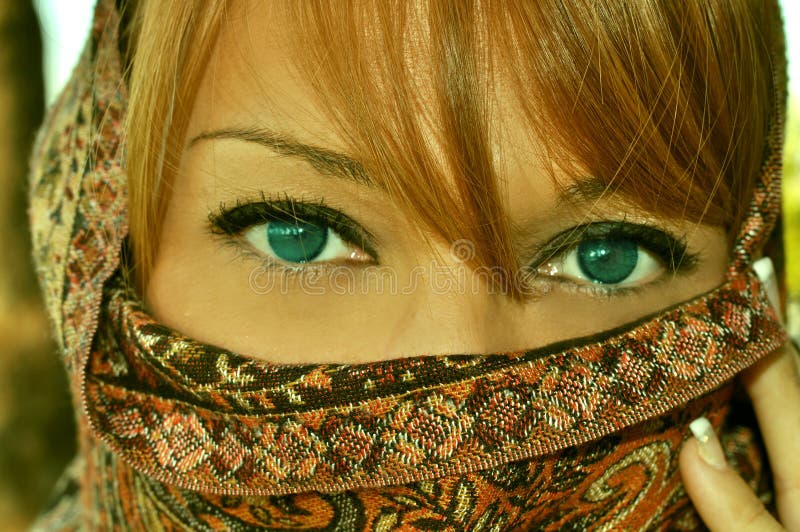 Belle femme Arabe photo stock. Image du joyeux, caucasien - 34781446