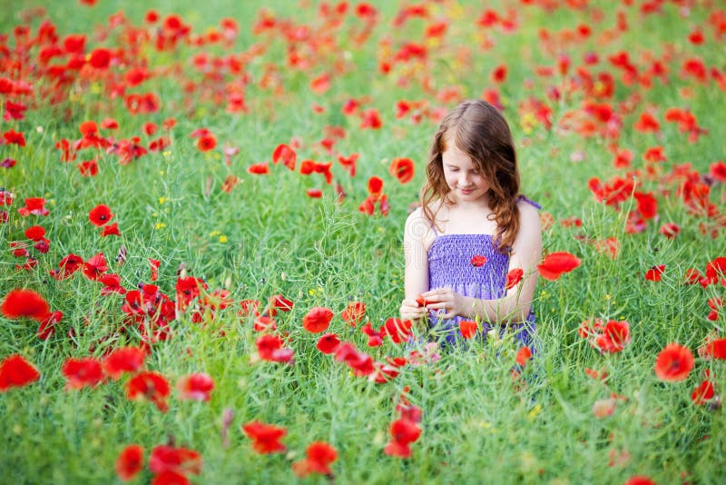 Belle jeune femelle image stock. Image du pays, adolescente - 31219203