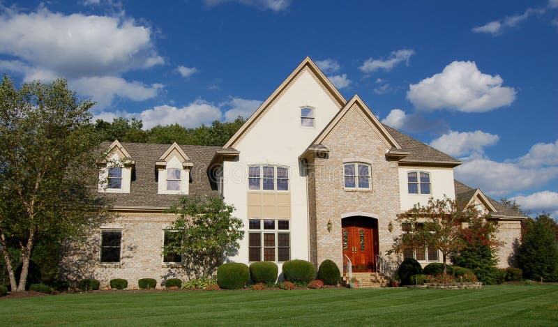 Belle maison 1 photo stock. Image du manoir, trappe, construction - 1413298